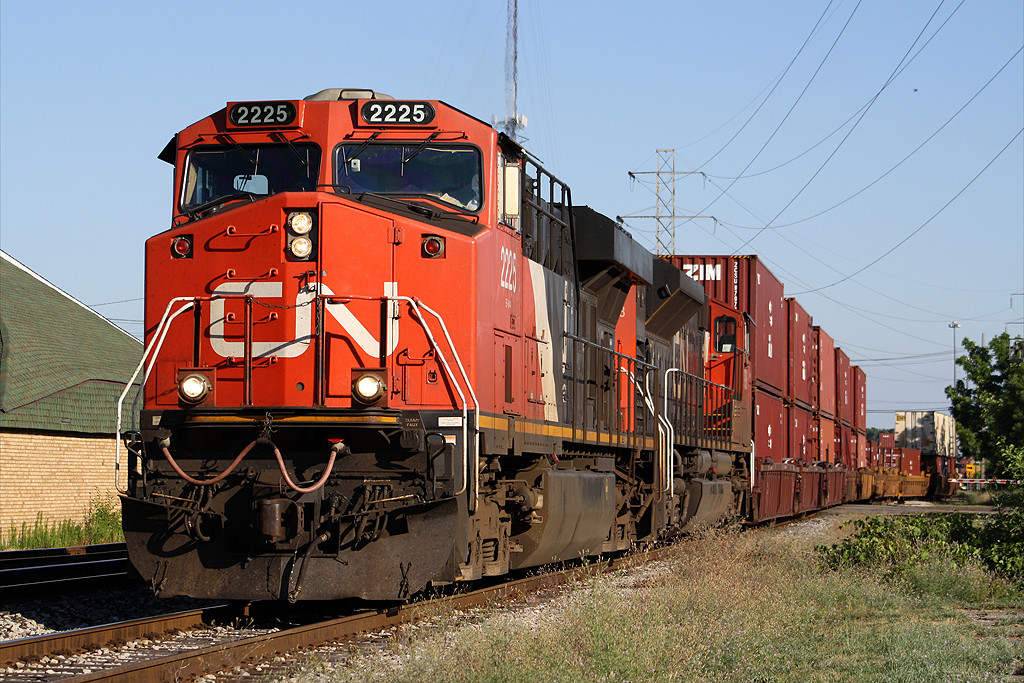 CN 2225
